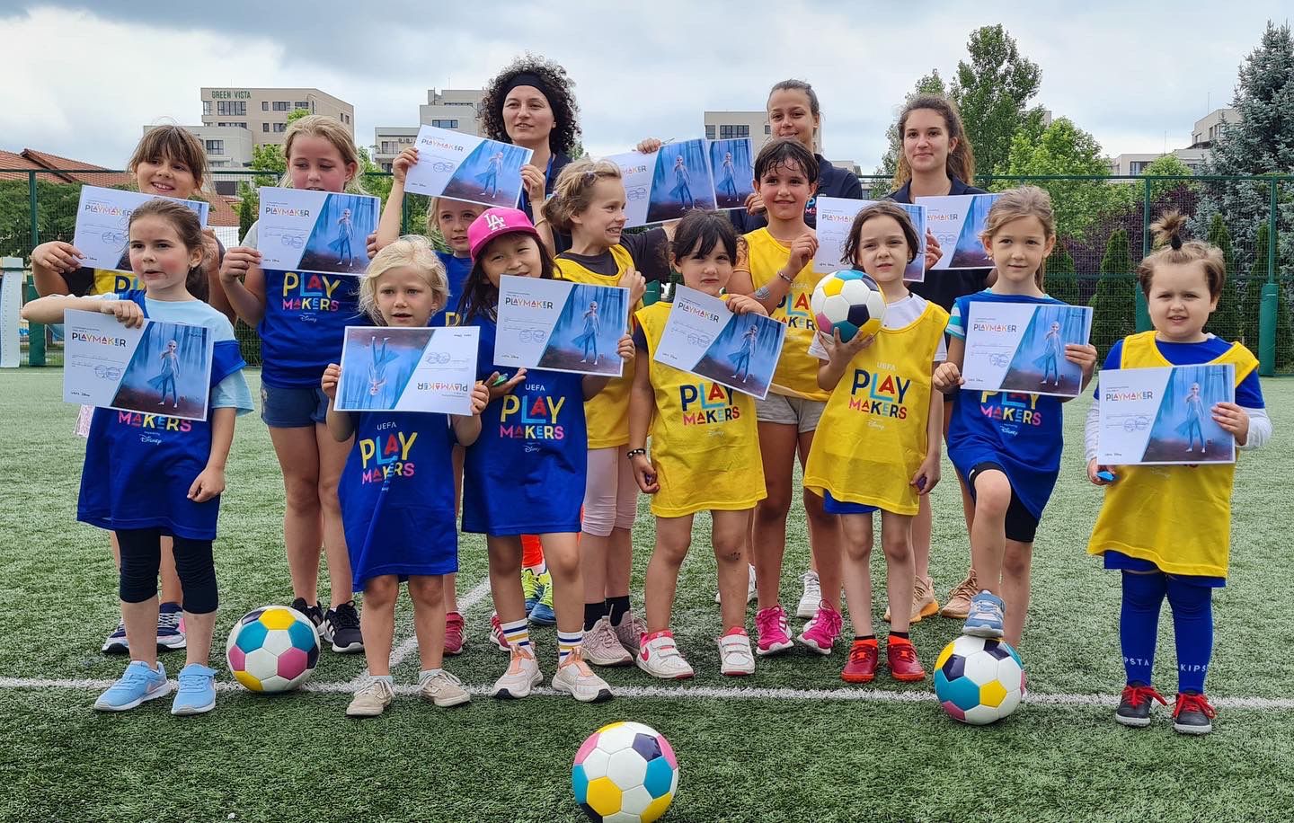 FOTO | O parte dintre centrele Playmakers au finalizat cu succes ...